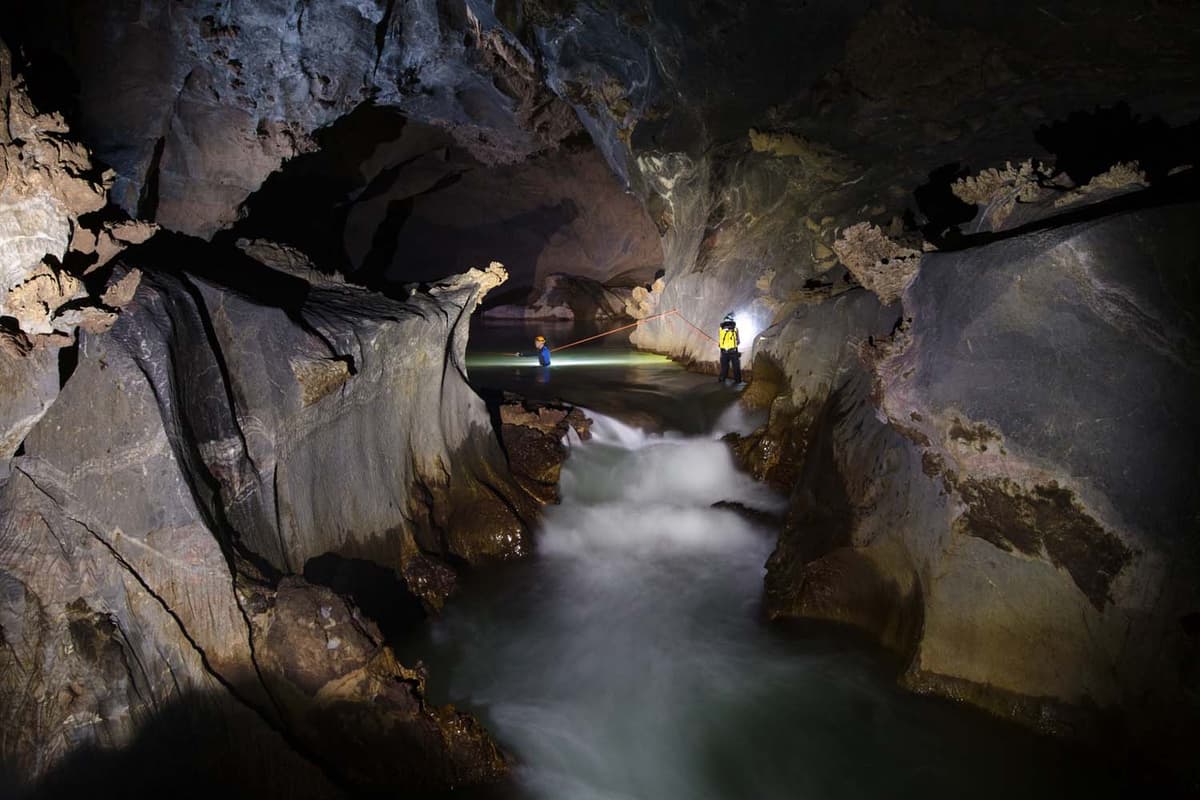 Exploring the unique weather inside Son Doong Cave